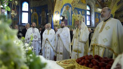 Liturghie arhierească la Biserica Adormirea Maicii Domnului din