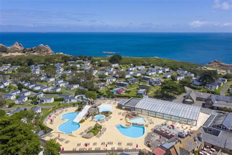 Camping Côtes d Armor 4 et 5 étoiles avec parc aquatique Campings Luxe