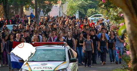 G1 Manifestantes Bloqueiam Rodovias No RS Contra Reforma Da