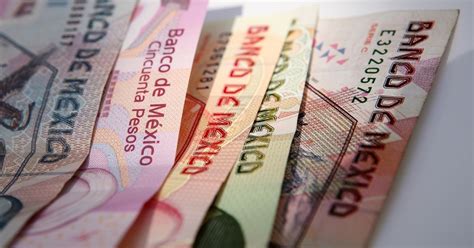 Cuánto me descuentan de ISR e IMSS si gano 12 000 este 2024