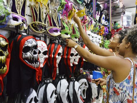 Carnaval Deve Movimentar R 8 Bi Na Economia Por Causa Do Turismo JD1