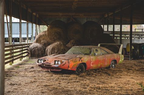 O barn find dos sonhos Dodge Charger Daytona 1969 AUTO TÉCNICA