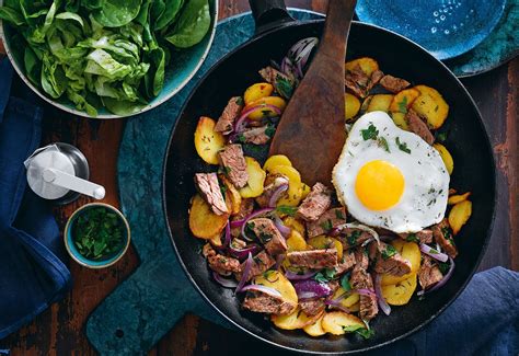 Tiroler Gröstl mit Spiegelei und Vogerlsalat Frisch Gekocht Rezept