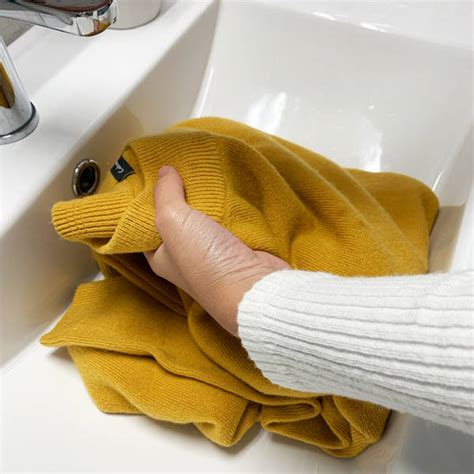 Cómo quitar las manchas de óxido de la ropa