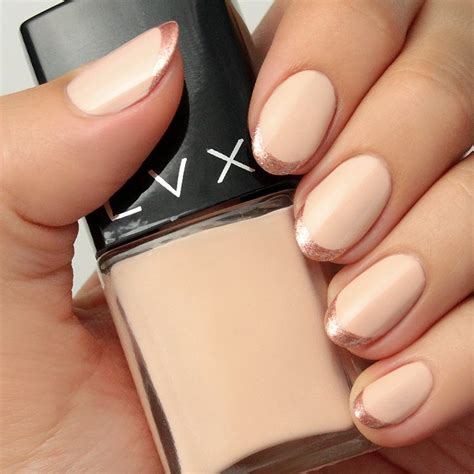 Comment mettre en valeur les ongles nude Astuces et idées à copier
