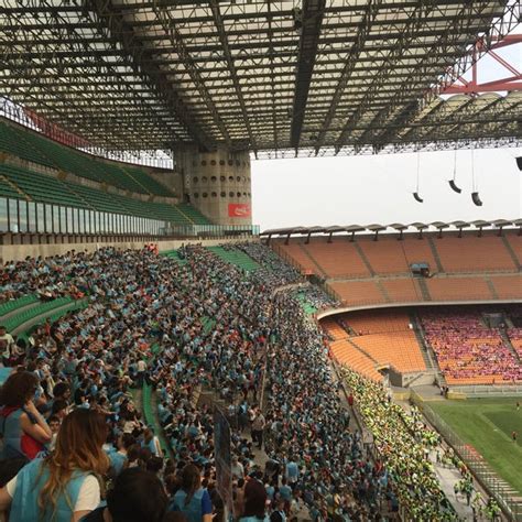 Vysvětlení Nábřeží trenér visuale san siro primo anello rosso Kriticky