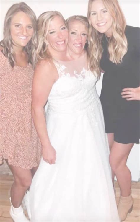 Conjoined Twin Abby Hensel Is Married See Reality Tv Stars Wedding Photos Hello