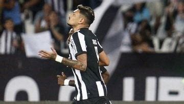 Cláusula de renovação automática de Tiquinho Soares o Botafogo tem