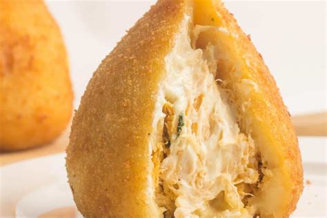 Coxinha de frango catupiry a melhor escolha para qualquer ocasião