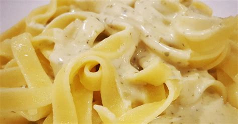 Nudeln mit Käse Sahne Soße zum verlieben von TheCurlyTwin Ein