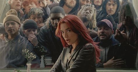 Navegações nas fronteiras do Pensamento Dua Lipa Training Season