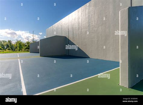 Example Of An Outside American Handball Courts With Concrete Wall