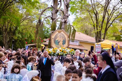 Santuário recebe 4 mil pessoas para celebrar o Jubileu de Ouro