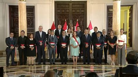 Nuevos ministros Dina Boluarte tomó juramento a titulares de Economía