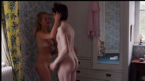Naked Capucine Delaby In Un Souvenir