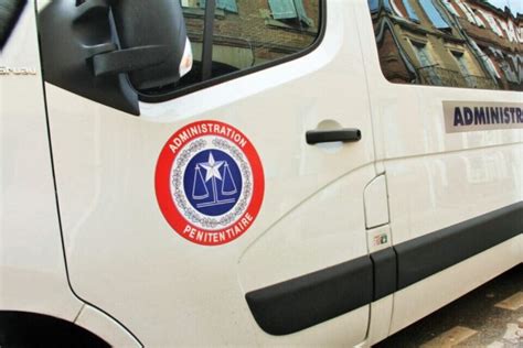Fourgon pénitentiaire attaqué l un des deux agents tués est