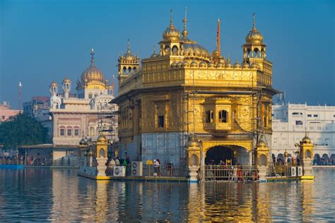O templo dourado em amritsar punjab índia o ícone mais sagrado e