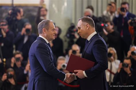 Donald Tusk oficjalnie Premierem Polski nowy gabinet zaprzysiężony