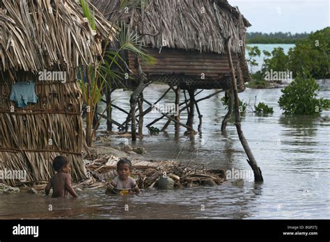 Kiribati Atolls Hi Res Stock Photography And Images Alamy