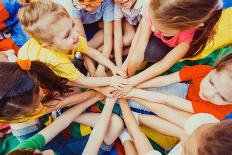Gemeinsam stark für Kinderrechte Fokus April Spiel Freizeit