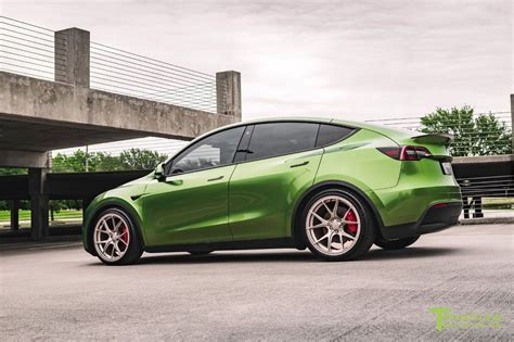Inozetek Metallic Mamba Green Tesla Model Y With Ty115 21 Forged Tesla