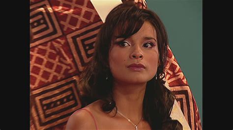 Watch La Mujer En El Espejo Episode Bajo Acecho NBC