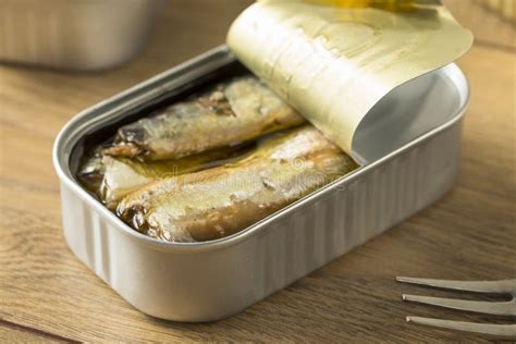 Sardinha Enlatada Molho De Tomate Peixe Mar Na Lata De Estanho