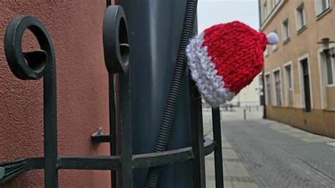 To znak że dziś 6 grudnia Czerwone czapeczki na ulicach Lublina