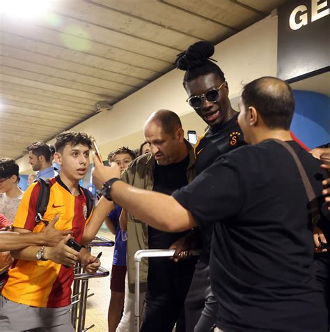 Pe Indeyiz Galatasaray On Twitter Bafetimbi Gomis Https T Co