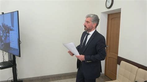 LIVE Conferință de presă susținută de Eduard Harunjen Paranteze