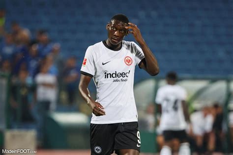 Mercato PSG Randal Kolo Muani va bel et bien signer à Paris
