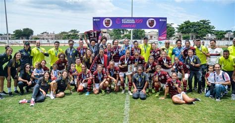 Flamengo bate o Fluminense de virada e é pentacampeão Carioca Feminino