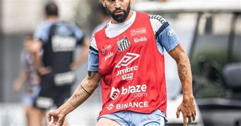 Tomás Rincón sente lesão na coxa e vira desfalque