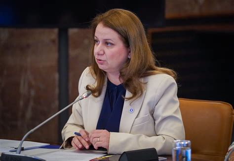 Noutățile care privesc examenele naționale din 2025 Ligia DECA