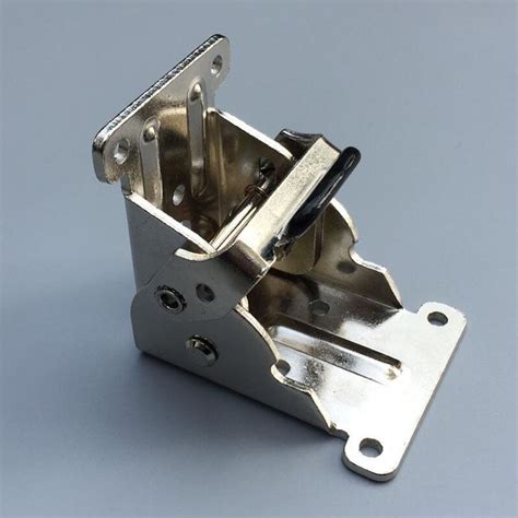 Degree Locking Hinges