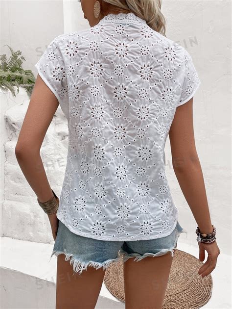 SHEIN LUNE Blusa Con Bordado Con Ojal Con Encaje En Contraste De Manga