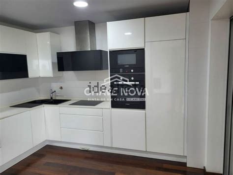 Apartamento T3 à venda na avenida Doutor Mário Soares Cimo da Serra