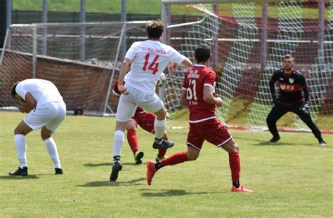 Fußball Bezirksliga BB CW Der SV Rohrau ist Tabellenführung los