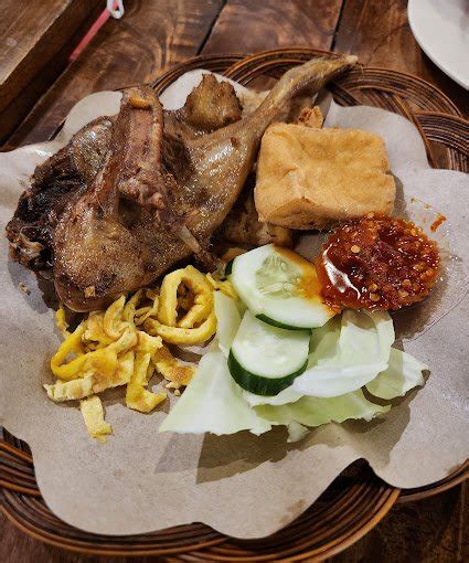 10 Tempat Makan Bebek Goreng Paling Enak Di Semarang Nibble