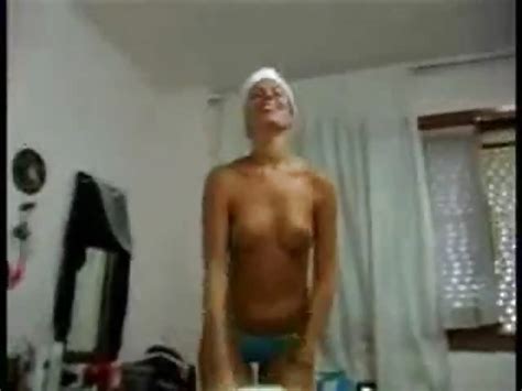 Rubia amateur chupa y folla pollón en POV Serviporno