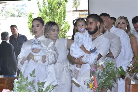 Foto Virgínia Fonseca e Zé Felipe na cerimônia de batismo das filhas