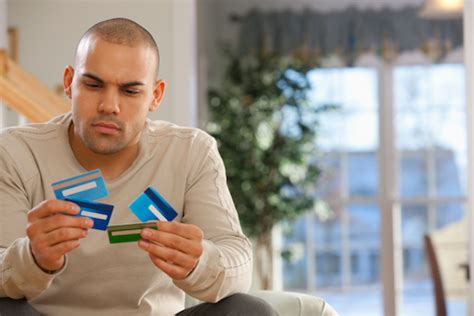 Cómo se calculan los intereses de una tarjeta de crédito RTC