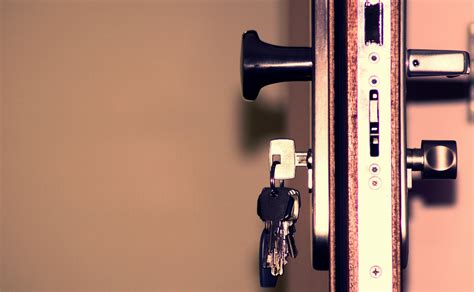 Décrypter 39 imagen comment ouvrir une porte avec une carte fr