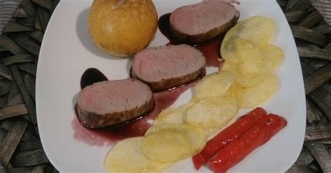 Solomillo De Cerdo Con Mostaza Dijon Y Salsa De Vino Aromatizado Receta