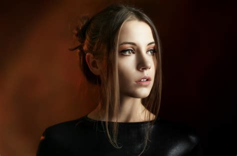 Fond d écran femmes Ksenia Kokoreva visage portrait En détournant