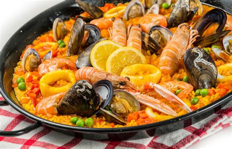 A Traditional Spanish Paella Recipe Elmeson Santafe