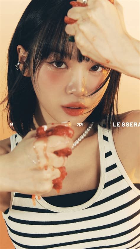 Le Sserafim Kpop Korean Girl Group K Pop Girls Chaewon