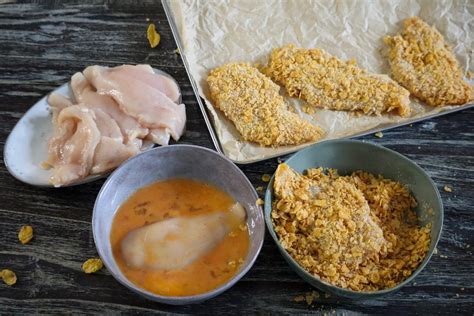 Hähnchenschnitzel im Backofen mit Cornflakes Panade