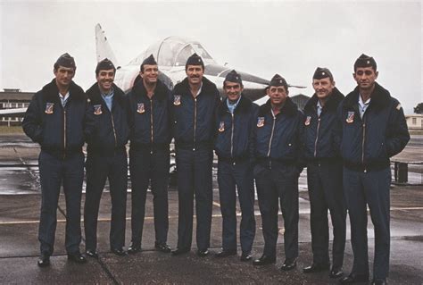 Comandante da Aeronáutica vai à Suécia para receber os primeiros 4