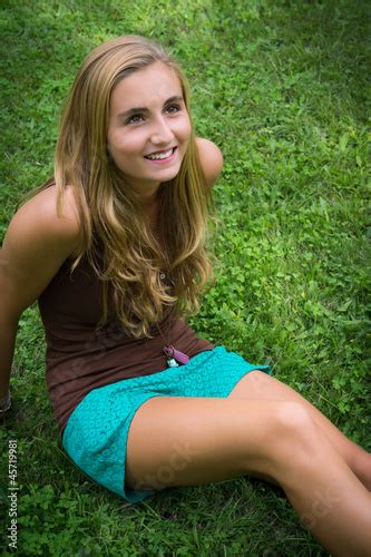 Jolie Jeune Fille Photo Libre De Droits Sur La Banque D Images